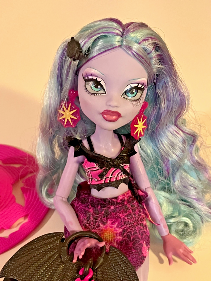 Monster High G3 Twyla Boogeyman repaint OOAK custom doll | eBay