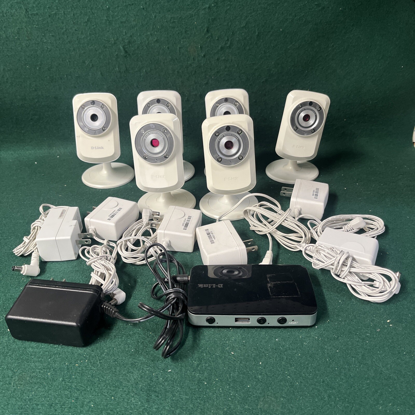 D-Link DCS-932L Web Cam Day & Night Wi-Fi Camera Lot Of 6 With Recorder ...