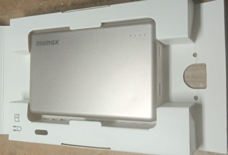 MOMAX 10000mAh Magnetic Wireless Power Bank, 1.8cm Ultra-Thin, 200g ...