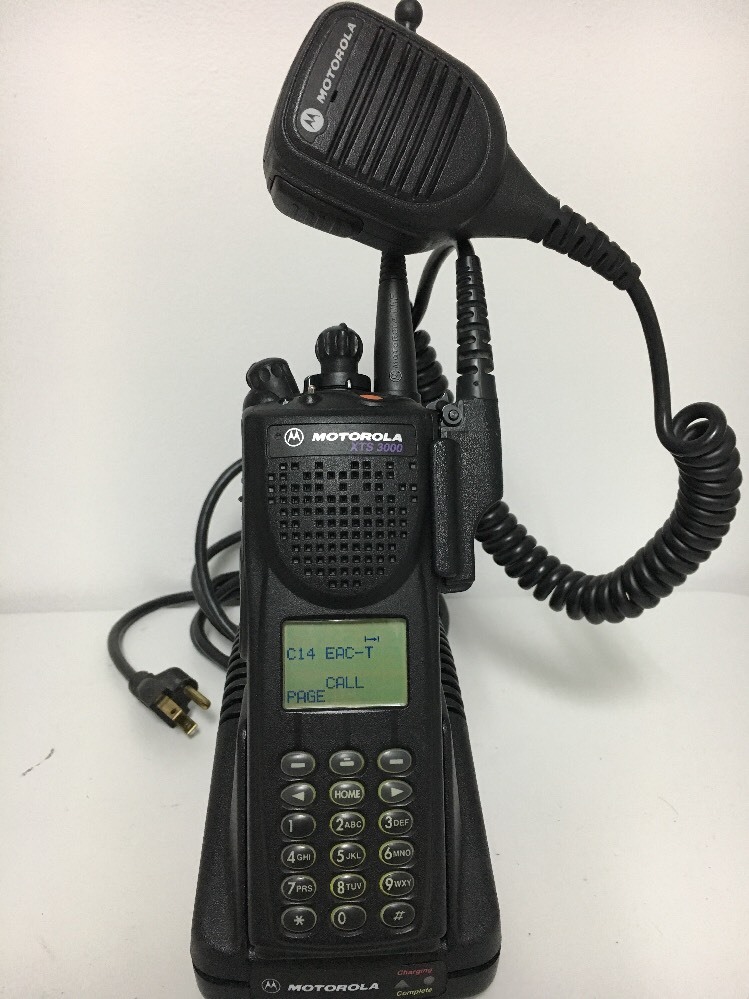 Motorola XTS3000 III UHF 403-470 Mhz P25 Digital Portable Radio ...