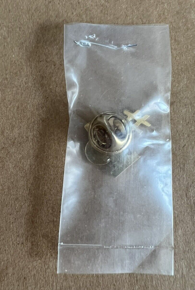 MasterCard Vintage Lapel Pin #1 Gold Metal Credit Card Banking Company ...