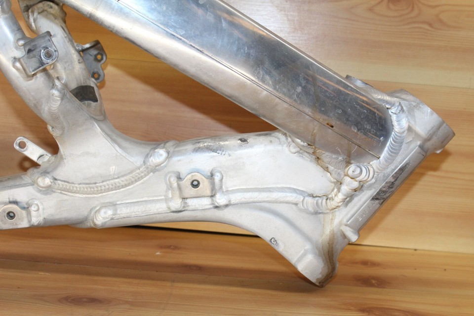 2005 Honda CRF450R CRF 450 R OEM Main Frame BOS CA Verified 50010-MEN ...