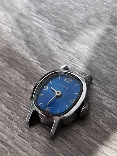 RARE VINTAGE TIMEX BLUE DIAL WATCH UNTESTED AS IS PETITE AMAZING COLOR ...