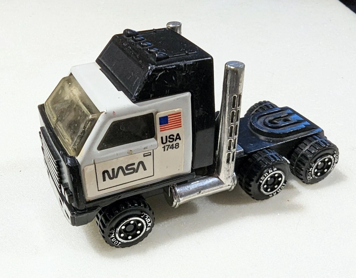 Space Shuttle Carrier Truck