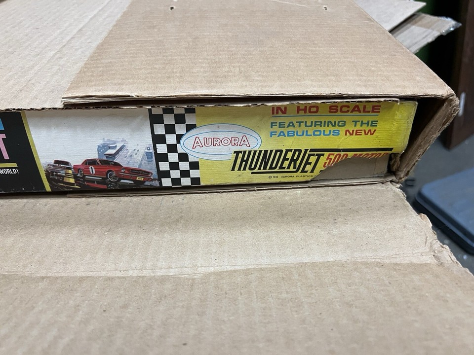 67 AURORA MODEL MOTORING STIRLING MOSS SLOT CAR TABLE TOP RACING SET ...