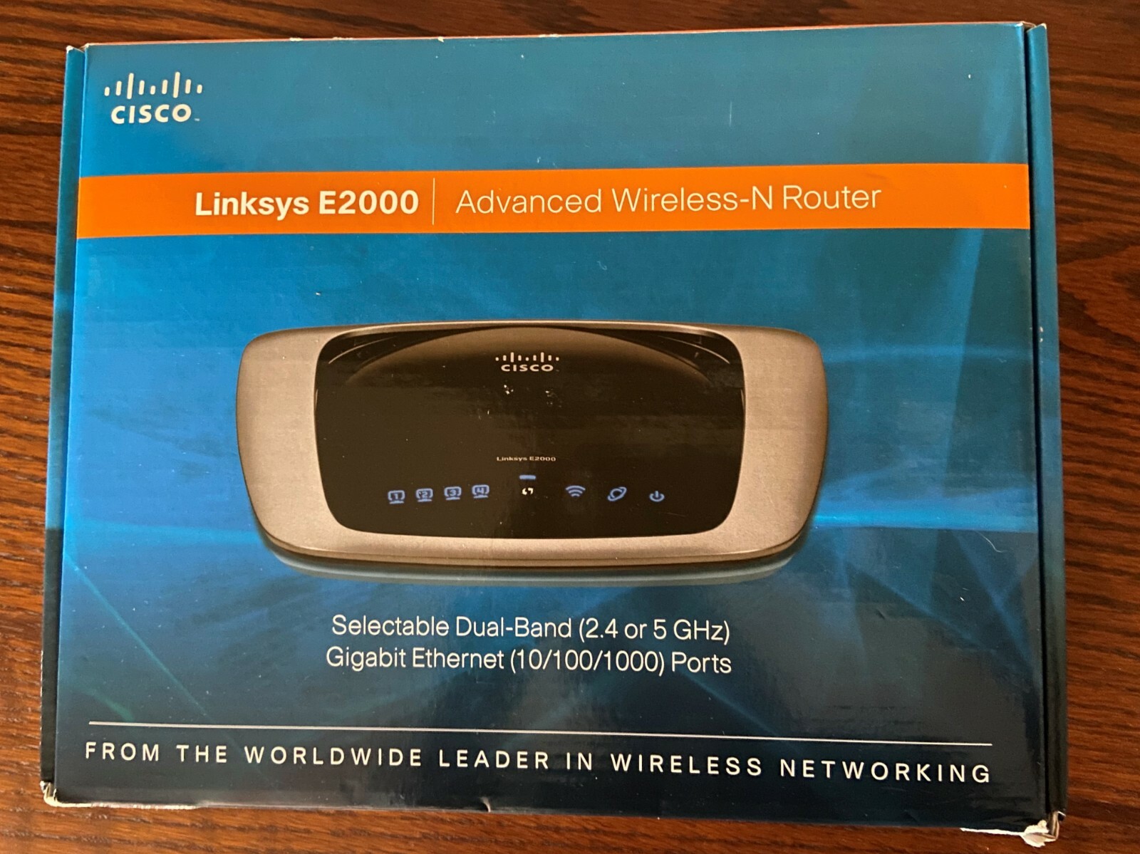 Linksys E2000 300 Mbps 4-Port Gigabit Wireless N Router. Dual-Band 2.4 ...