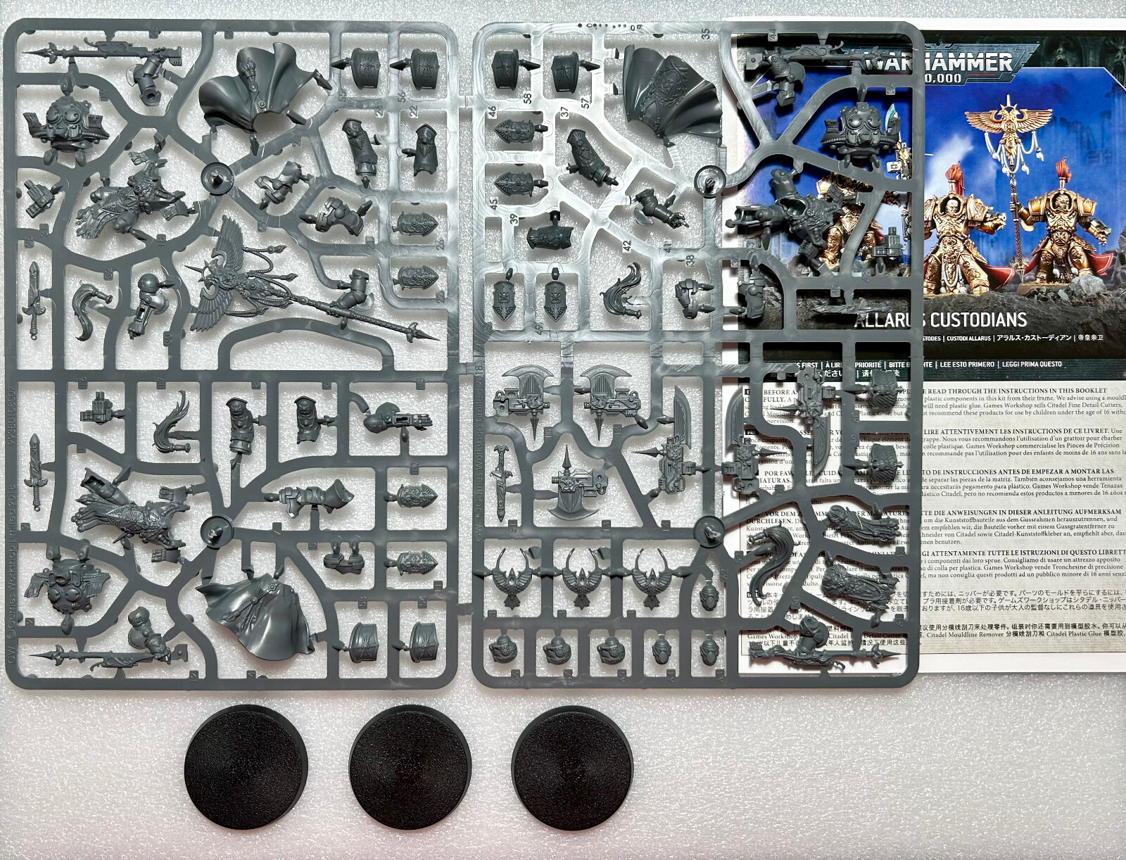 Adeptus Custodes Allarus Custodians - New | Grelly UK