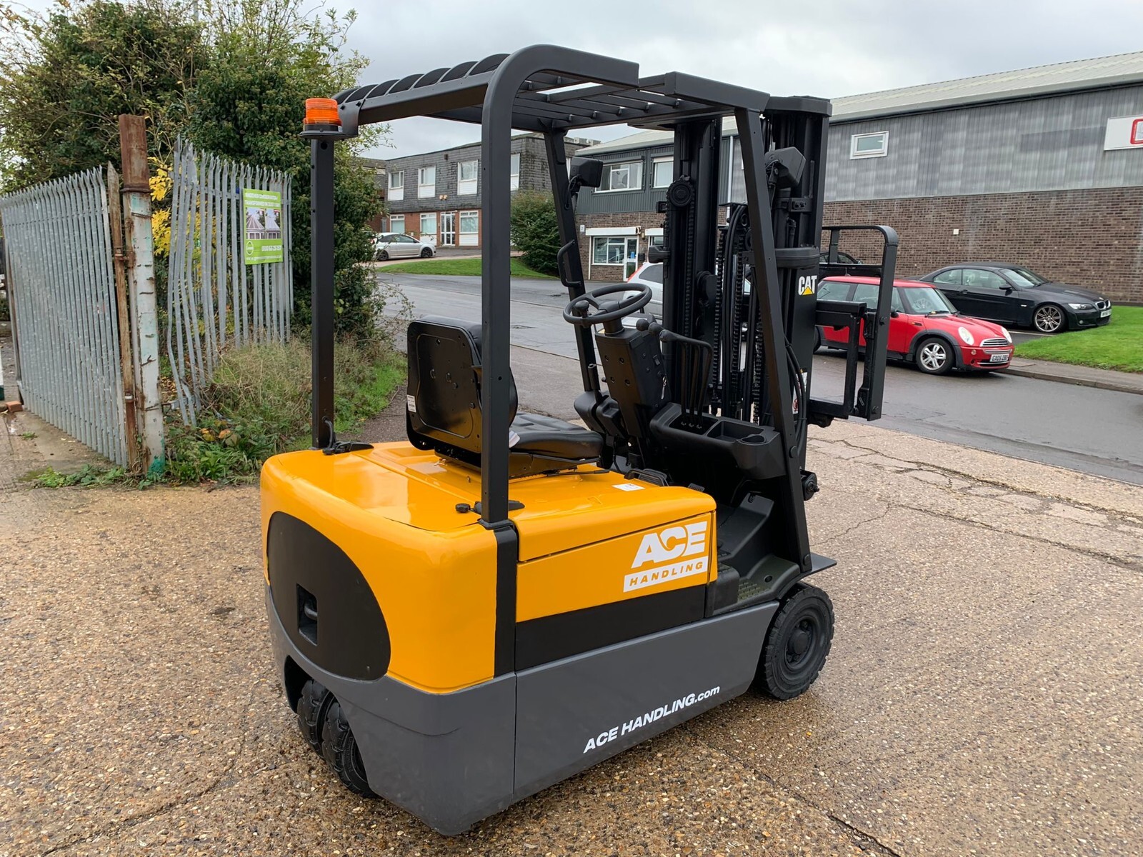 Refurb CAT EP18KT 3W Electric Forklift Buy-£7995 HP-£39.93 Hire-£67 ...
