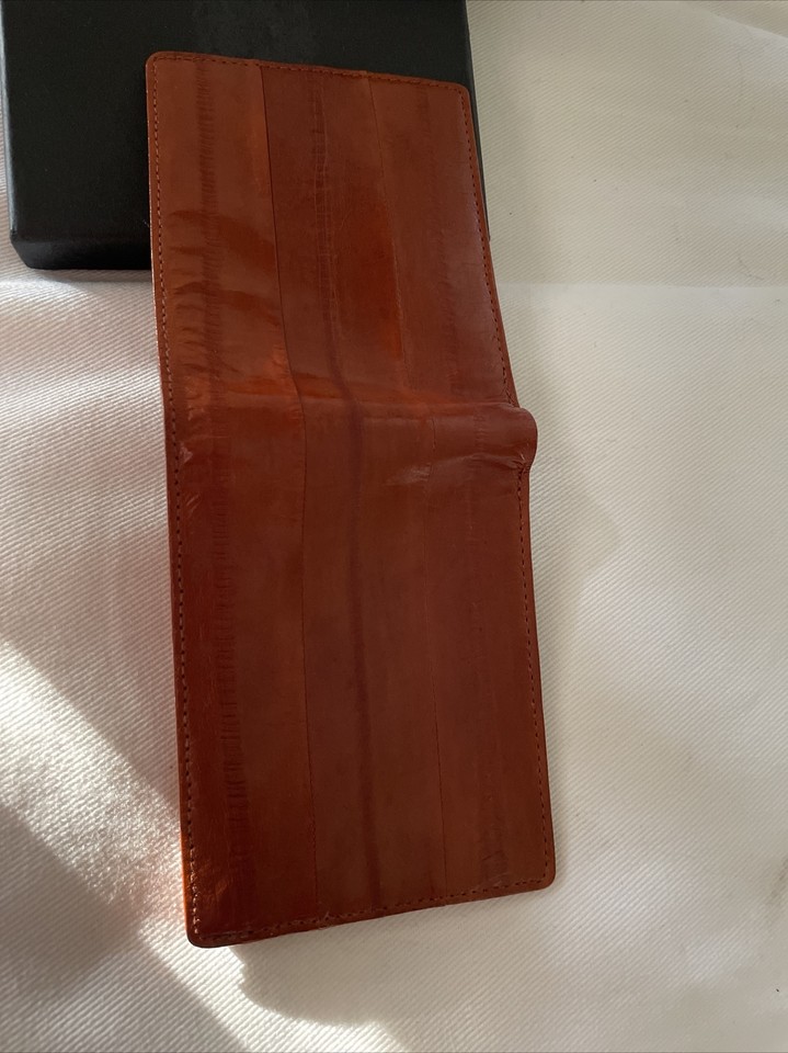 NEW Old Stock LEE SANDS Brown Genuine Eel Skin Leather Bi Fold Mens ...