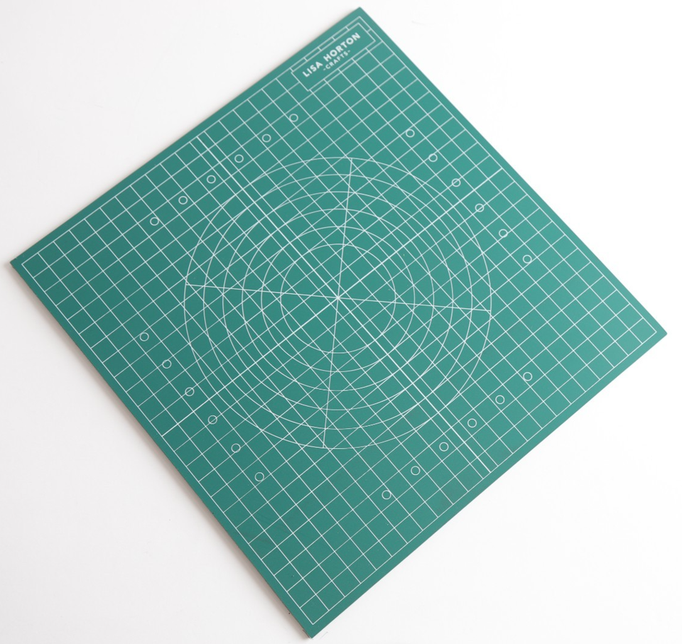 Lisa Horton The Ulti-Mate Multi Tool & Magnetic Cutting/Blending Mat ...