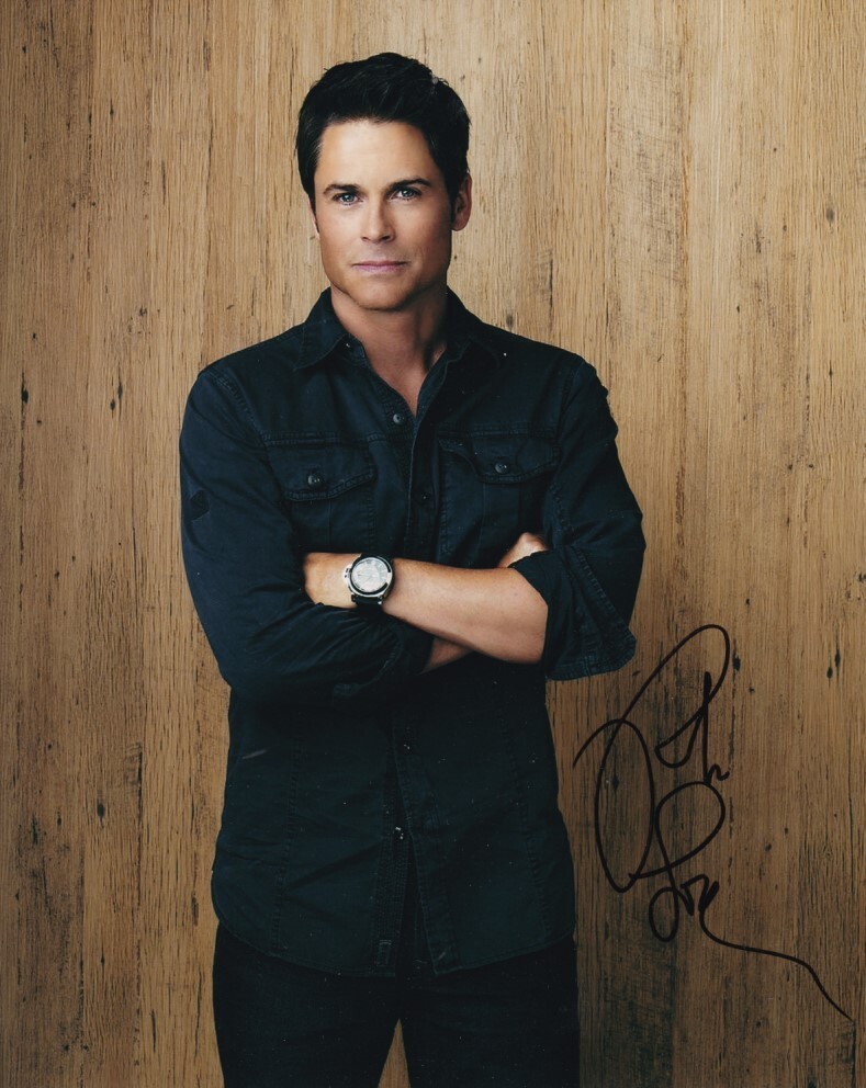 ROB LOWE signed Autogramm 20x25cm BROTHERS & SISTERS in Person ...