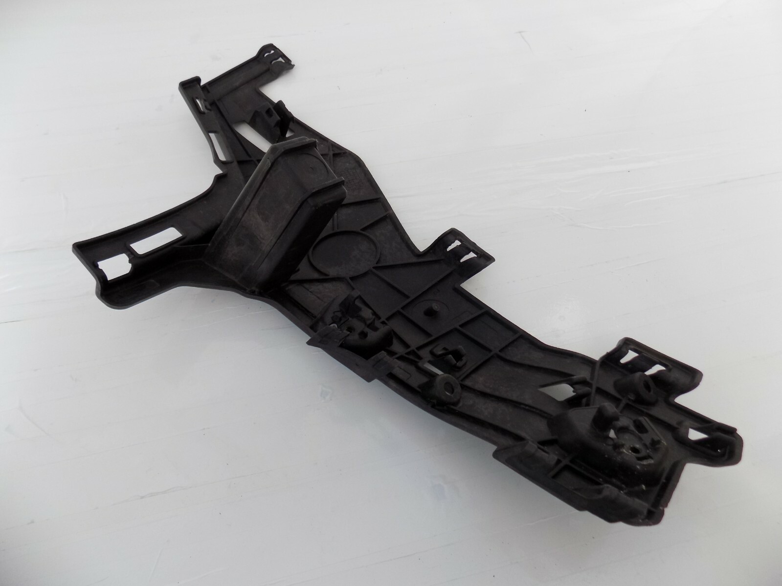 VOLVO V60 S60 II 2010-2018 FRONT BUMPER LEFT BRACKET SUPPORT 31455652 ...