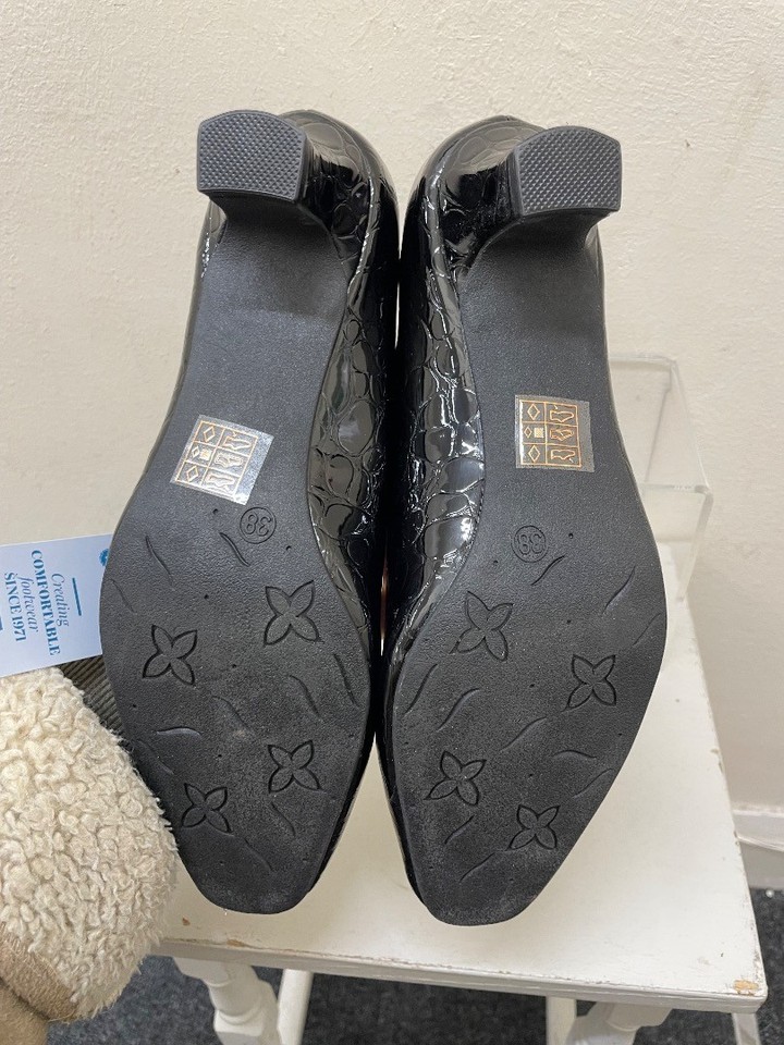 BNWT PAVERS Ladies UK 5 EU 38 Black Patent Croc Embossed Kitten Heels ...