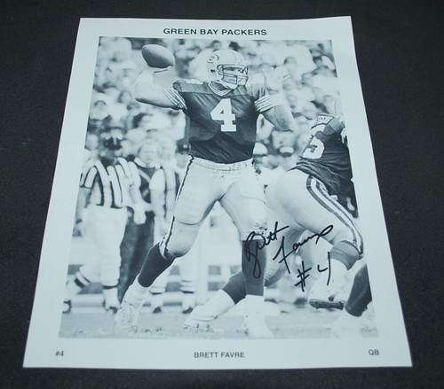 Brett Favre Green Bay Packers Signed Autographed 8"x10" B&W Photo-NFL ...