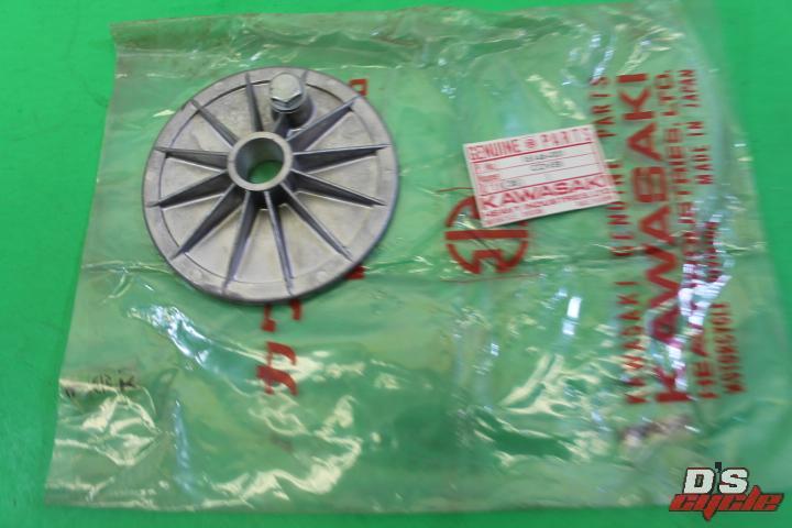 NOS KAWASAKI Z1 COVER PART# 16146-001 | eBay