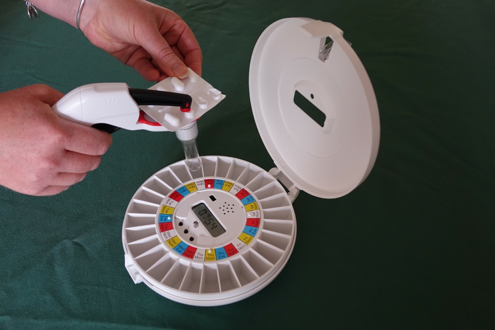 Pivotell Pill Popper: push tablets easily & quickly from blister packs ...