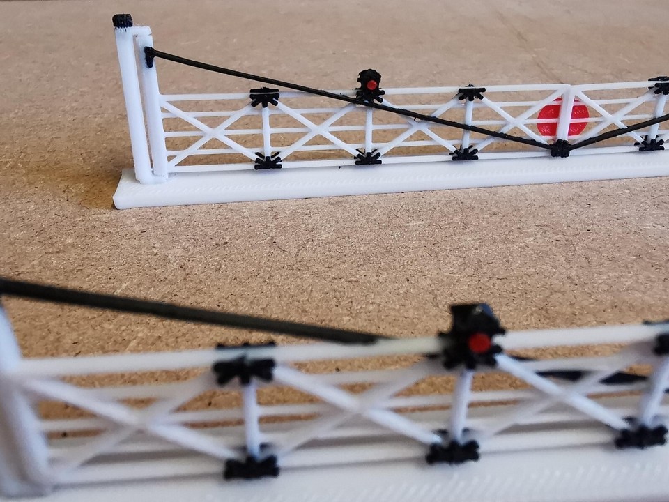 DOUBLE TT GAUGE LEVEL CROSSING GATES 3D PRINTED IN BLACK AND WHITE ...