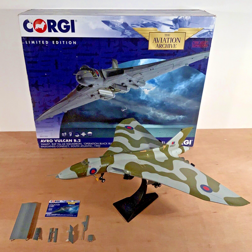 Corgi AA27203 Avro Vulcan B2 XM607 RAF Black Buck 1/72 - Please Read ...