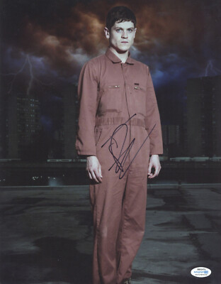 Misfits Iwan Rheon Autographed Signed 11x14 Photo ACOA #2 | eBay