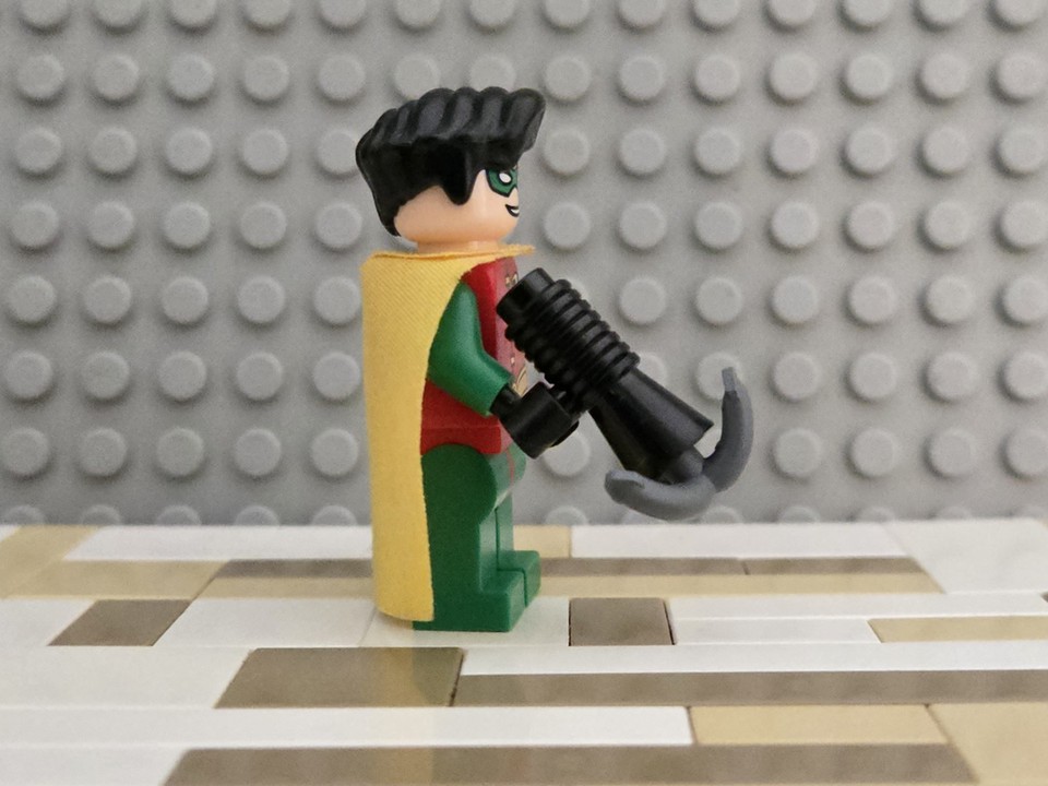 LEGO Robin Minifigure - 7783 DC Batman I - Batcave: Penguin Freeze ...