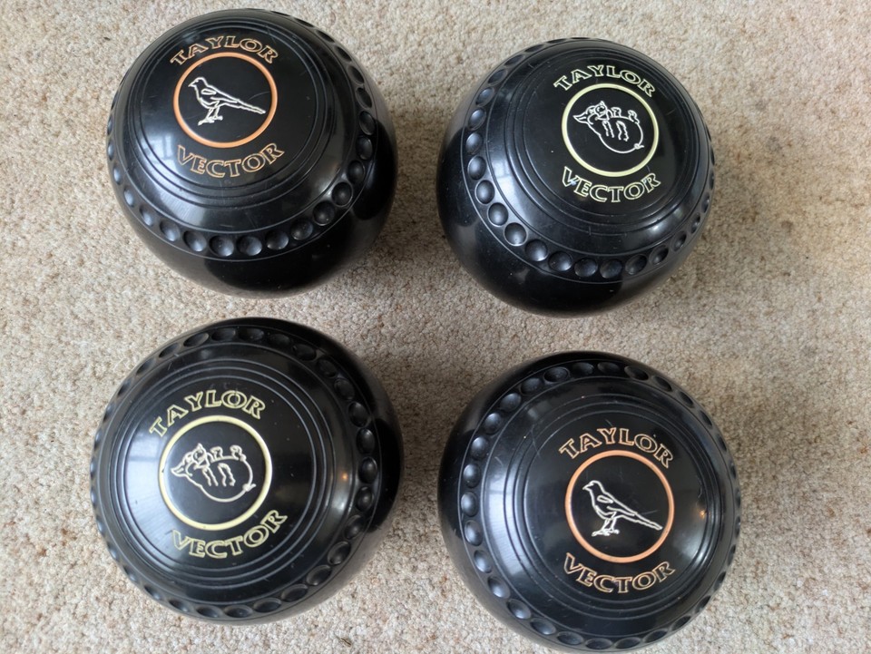 4 x Taylor Vector Lawn Bowls Size 00 Mixed Set 2 x 07 2 x 08 Pig Bird ...