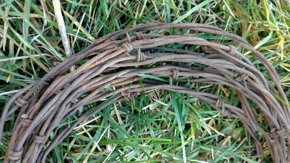 Vintage Barb Wire Rusty Western Art 20 FEET This is real Barb wire very ...