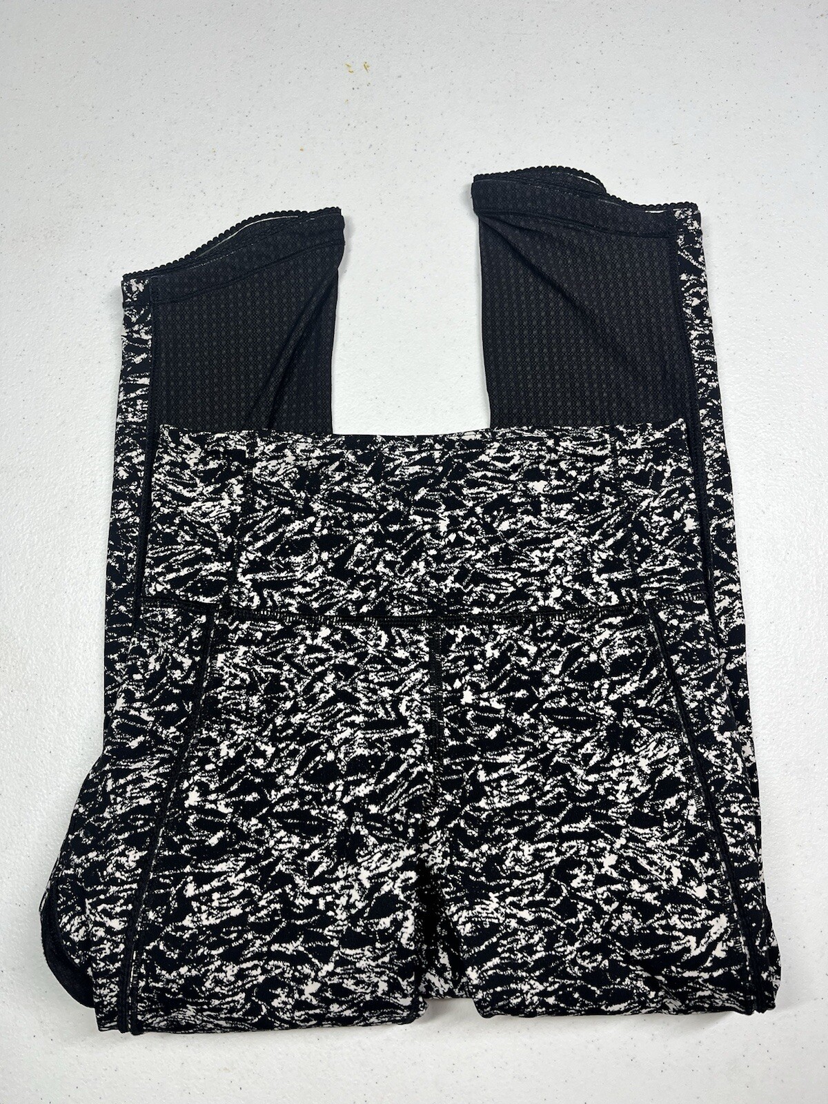 Lululemon Black/white Capri Leggings Work Out Athleti… - Gem