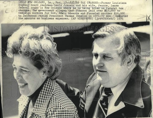 1976 Press Photo Lewis Johnson and wife leave federal court in New ...