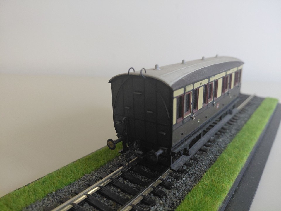 OO Gauge kit built, fine scale GWR 1st and 2nd class 4 wheel coach ...