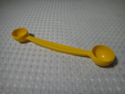 Vintage Tupperware Melon Baller Fruit Scoop Kitchen Gadget Yellow #1333 ...