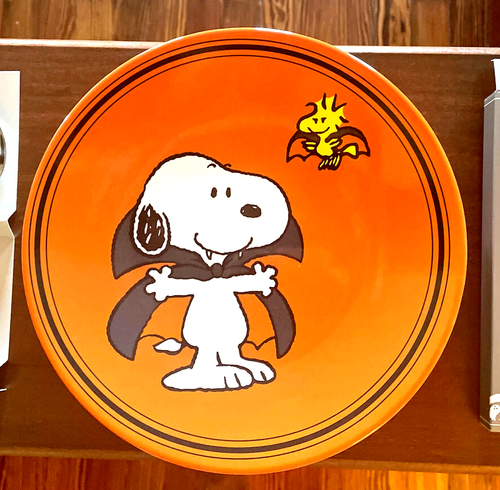 Disney Snoopy Pottery Barn Plate Peanuts Halloween holiday party school ...