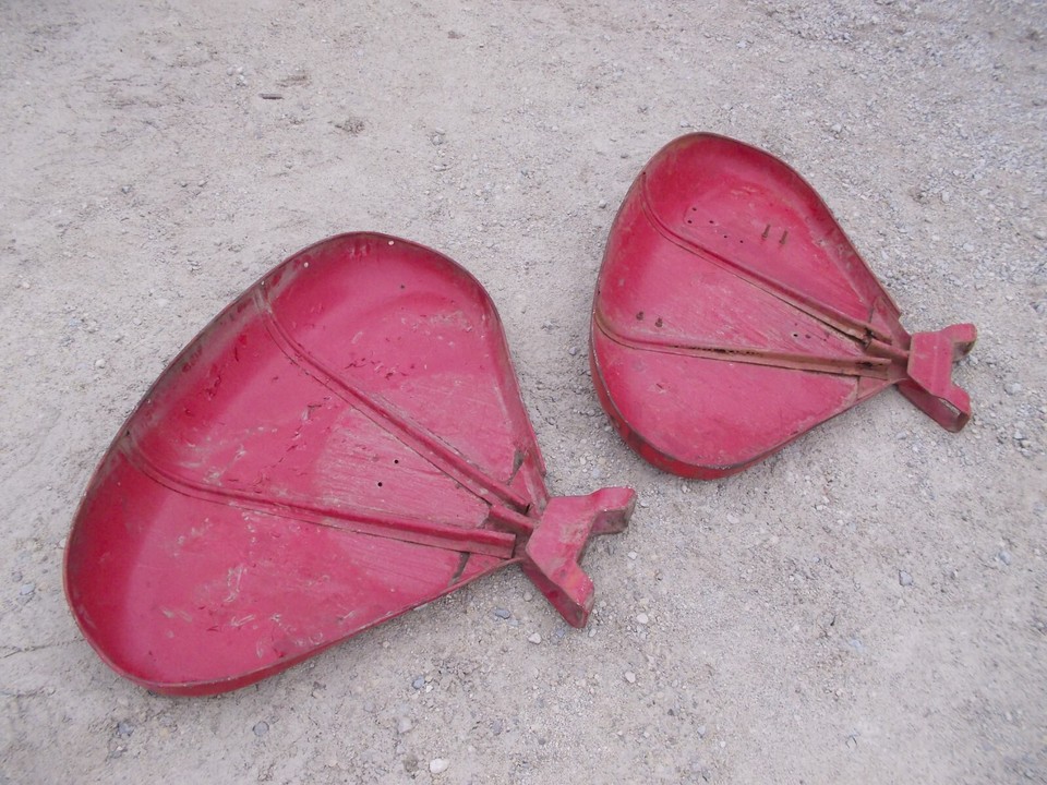 Farmall IH 706 806 Tractor ORIGINAL pair set of clam shell fenders | eBay