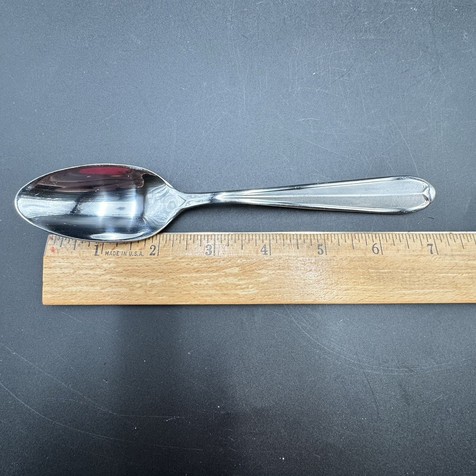 Oneida DYLAN 1 Salad Fork 3 Dinner Forks 3 Dinner Knives 3 Tsp 1 ...