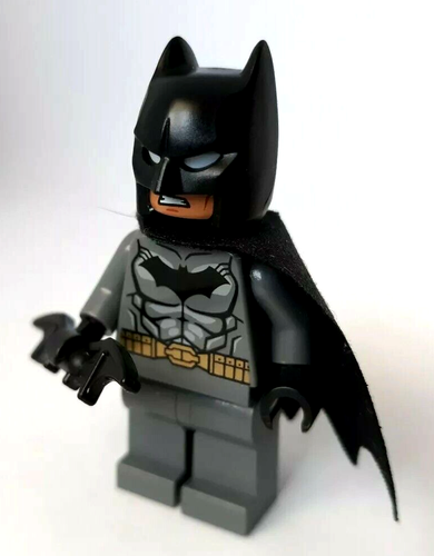 LEGO DC Super Heroes Batman Minifigure Mini Fig with Cape 76034 - FREE ...