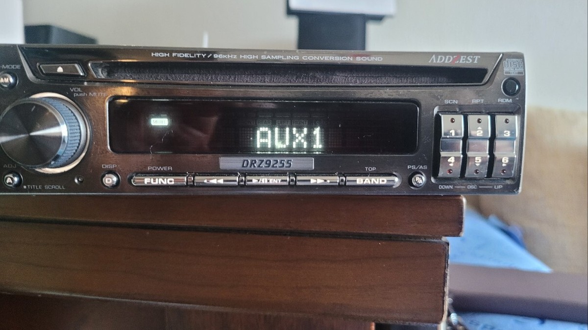 Clarion HXD2 Hi-End CD Player Head Unit - Old School Clarion HXD2 Hi-End CD Player Head Unit - Old School