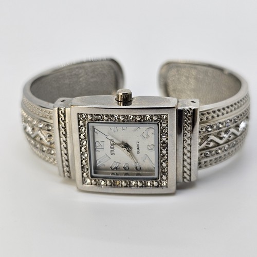 Studio Women's Bracelet Watch 22MM Gray Dial Gray Bracelet Bands 6" New ...