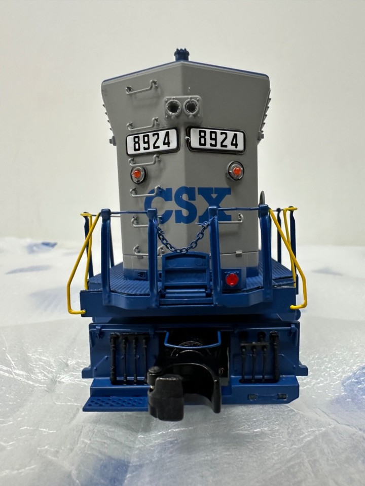 Atlas #30138263 CSX SD45 Diesel Engine #8924 O Scale 3 Rail NEW | eBay