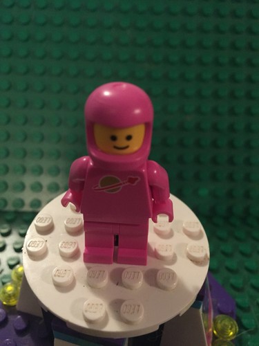 LEGO- CLASSIC SPACE & FUTURON MINIFIGURES- YOU PICK FROM LIST- CHOOSE ...