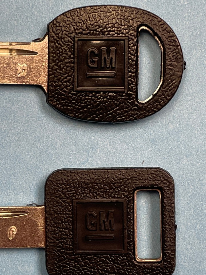 Original GM Logo Key Blank Set, J & K Keyways with Plastic Heads, NOS ...
