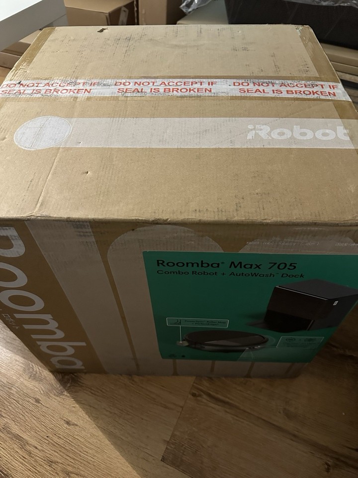 iRobot Roomba Max 705 Combo Robot + Autowash Dock Black Brand New In ...