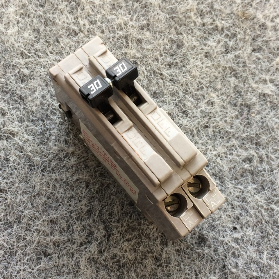 A230 30A 2 POLE SYLVANIA Challenger CIRCUIT BREAKER A 120/240 VAC Side ...