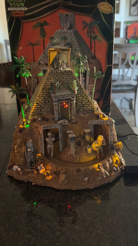 2008 Lemax Spooky Town Haunted Pyramid 84770 Halloween Village Retired ...
