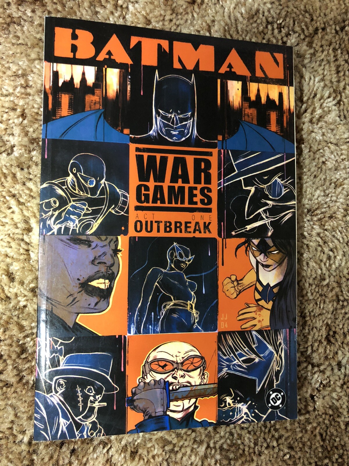 Batman War Games Act One Outbreak By Ed Brubaker & Sean Phillips DC ...