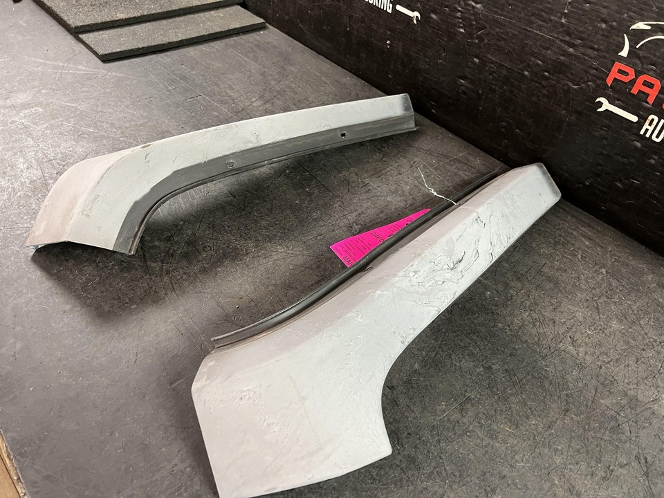 06-10 HUMMER H3 FRONT RIGHT & LEFT A PILLAR WINDSHIELD OUTER COVER TRIM ...