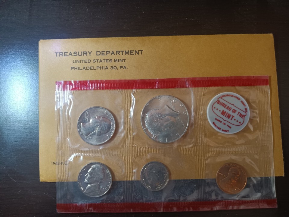 1968 Uncirculated Coin Set U.S Mint from Denver and Philadelphia mints ...