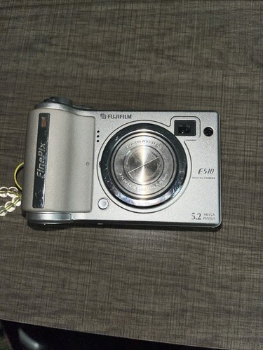 Fujifilm Finepix E Series E510 5.2MP Digital Camera Silver Tested And ...