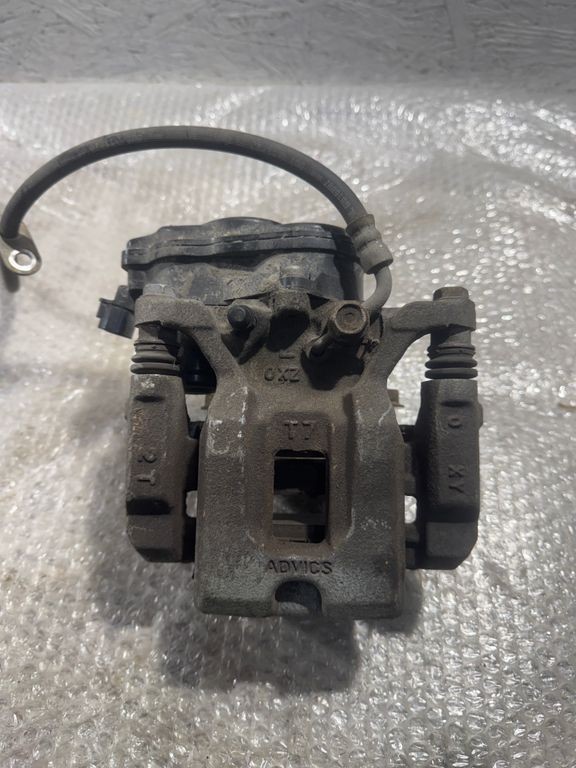 Toyota RAV 4 (XA50) 2020 Petrol/electricity rear brake caliper ...