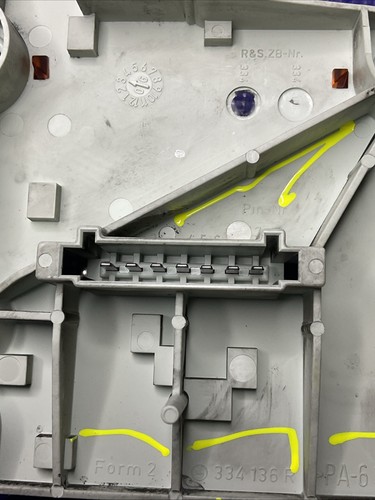 03-06 Mercedes W211 E-Class RH Side HALOGEN Taillight Bulb Holder ...