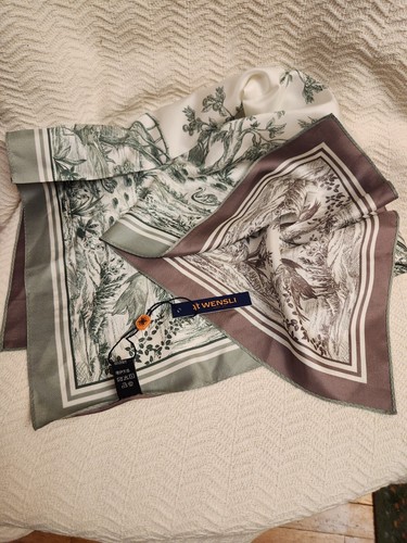 NWT (No Box) WENSLI Reversible Silk Garden Scarf 25" x 25" - Lgt Green ...