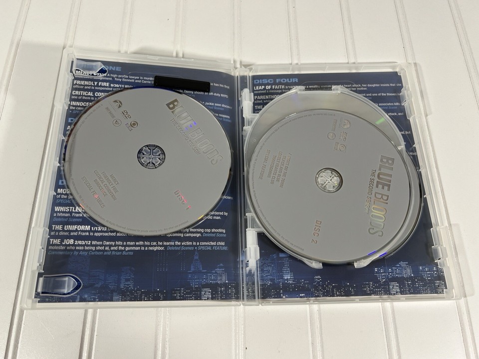 Blue Bloods: Season 2 Box Set Tom Selleck Cop Drama 2012 TV Show Set ...